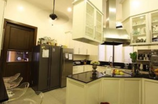 Pasilip Sa Magandang Bahay Nila Fernando Poe Jr. at Susan Roces | Juan ...