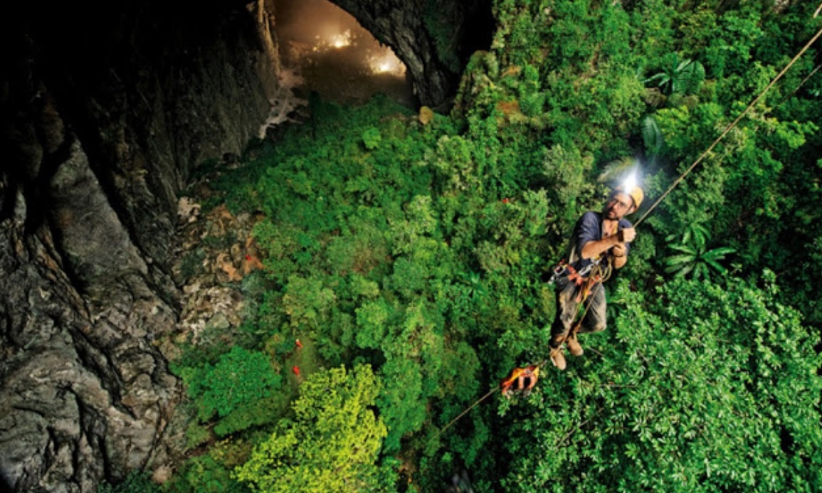 Isang Pasilip sa isang Maganda At Malaking Kuweba na matatagpuan sa ...