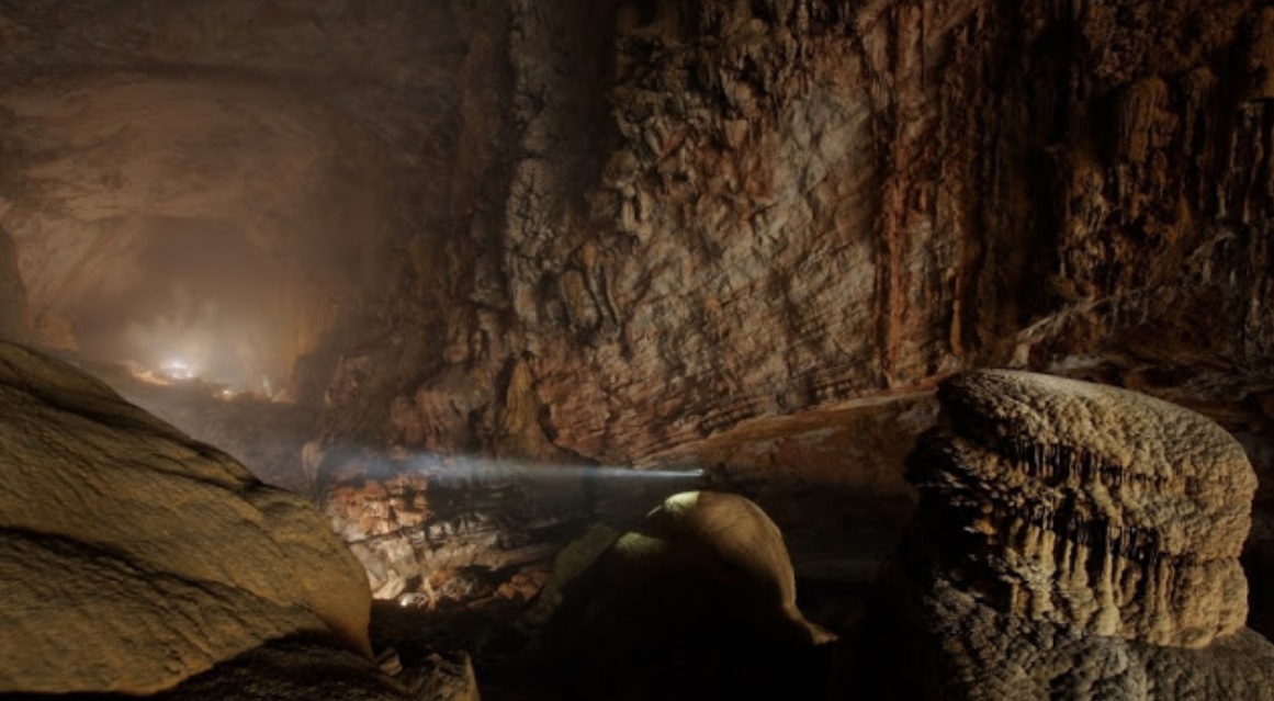 Isang Pasilip sa isang Maganda At Malaking Kuweba na matatagpuan sa ...