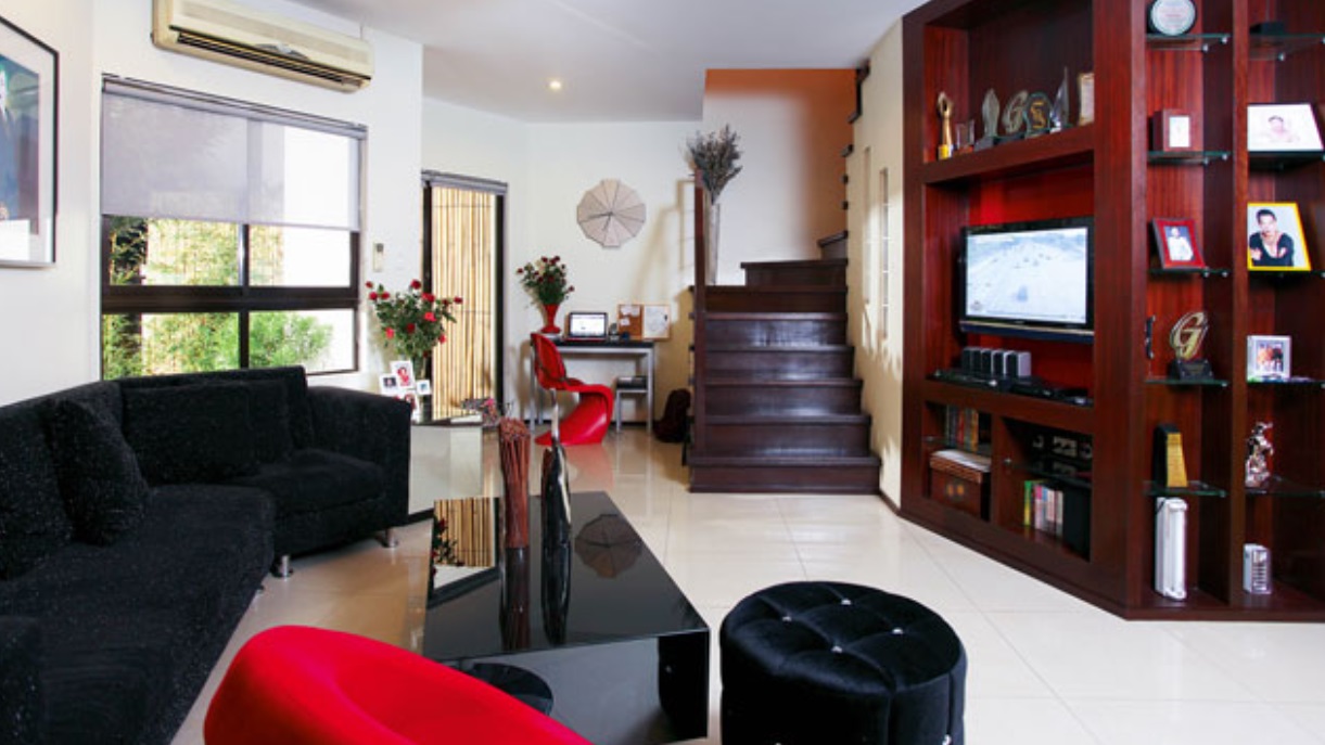 Pasilip sa Bahay ni Sweet! Ang Multi-Storey Property ni John Lapus ...