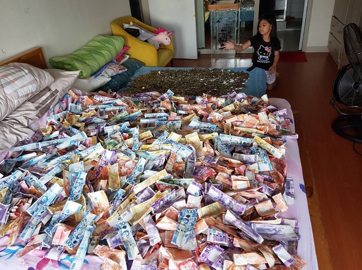 Marami ang nagulat sa ginawang pag-iipon ng pamilyang ito dahil napuno ...