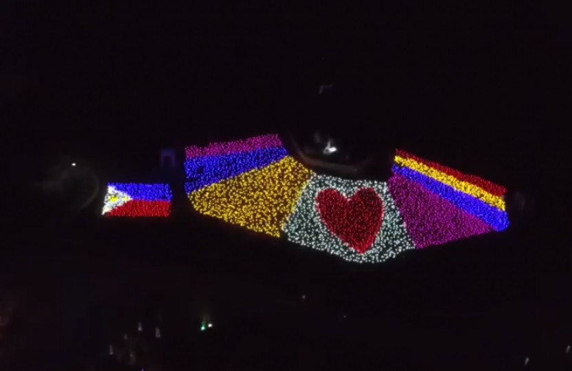 Makulay at maliwanag sa gabi! Ito ang 10,000 Tulips sa Layugan Garden ...