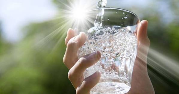 Pag-inom ng maligamgam na tubig, maramaming magagandang benepisyo sa ...