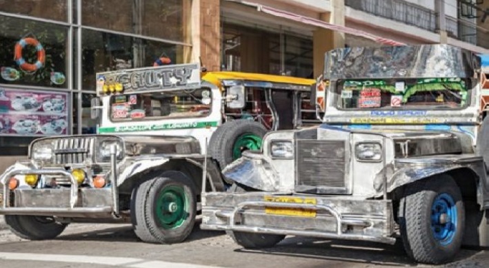 Lalaki na nagbayad ng P500 sa dyip, sinuklian ng barya ng tsuper! Umani ...