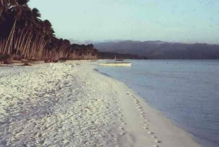 Mga larawan ng isla ng Boracay bago pa man ito dagsain ng mga turista ...