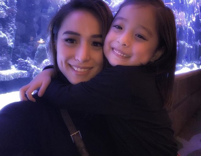 “Twinning photos” ng mag-inang Cristine Reyes at anak nitong si Amarah ...