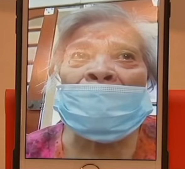 Isang 83 taong gulang na matanda, isa sa pinakamatandang nakarecover sa ...